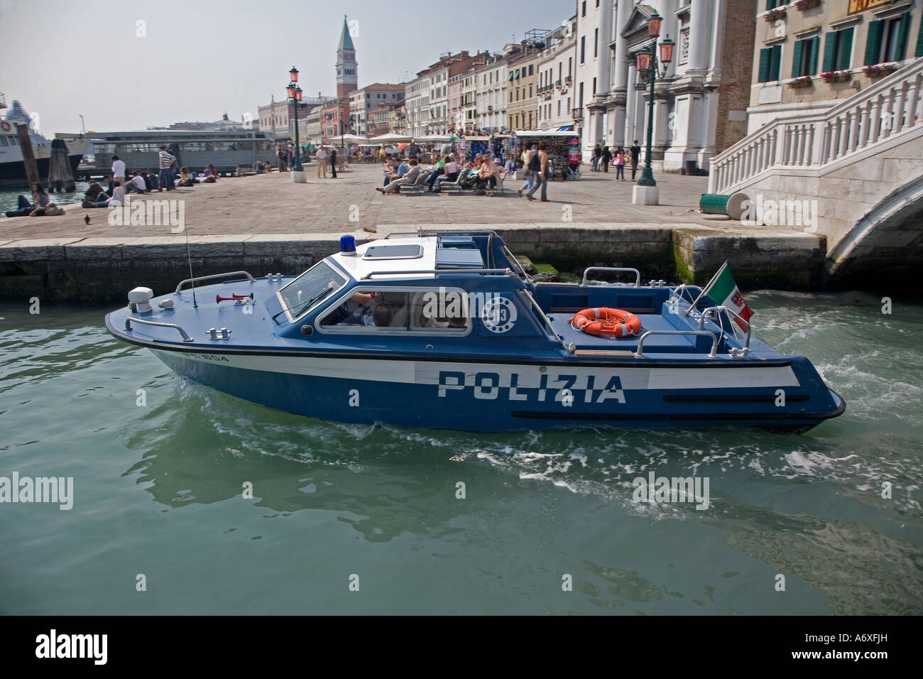 Polizia venezia immagini e fotografie stock ad alta risoluzione - Alamy