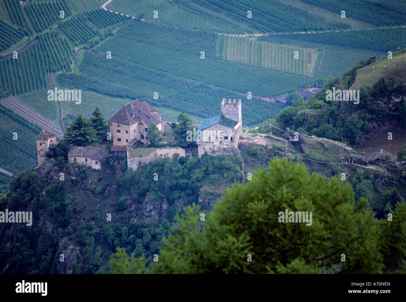 Schloss juval immagini e fotografie stock ad alta risoluzione - Alamy