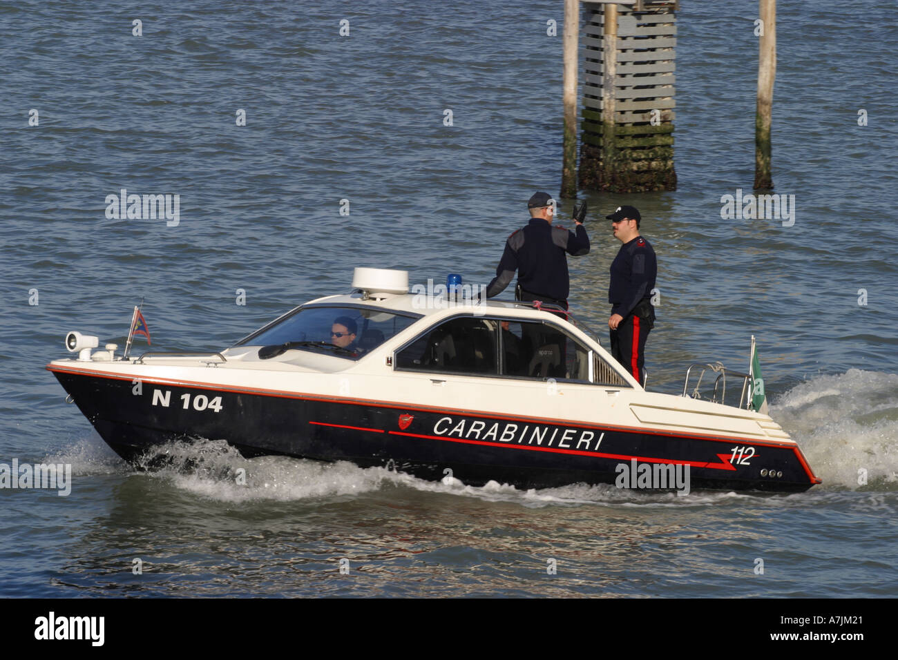Carabinieri italiani immagini e fotografie stock ad alta risoluzione ...