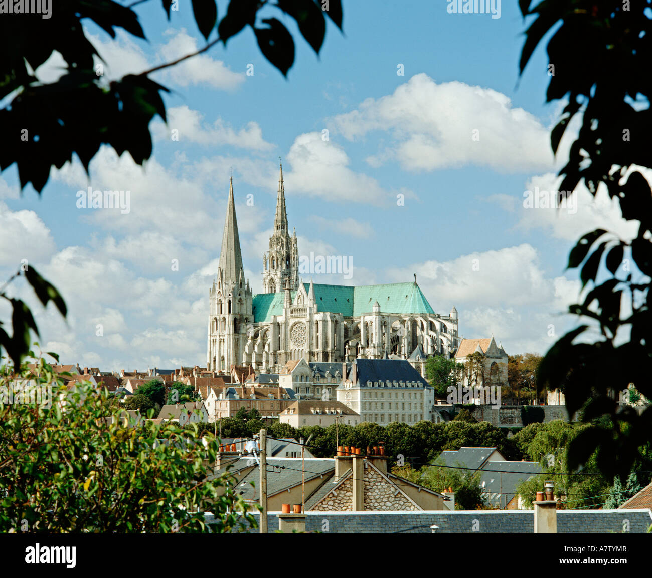 Cattedrale medievale chartres immagini e fotografie stock ad alta risoluzione - Alamy