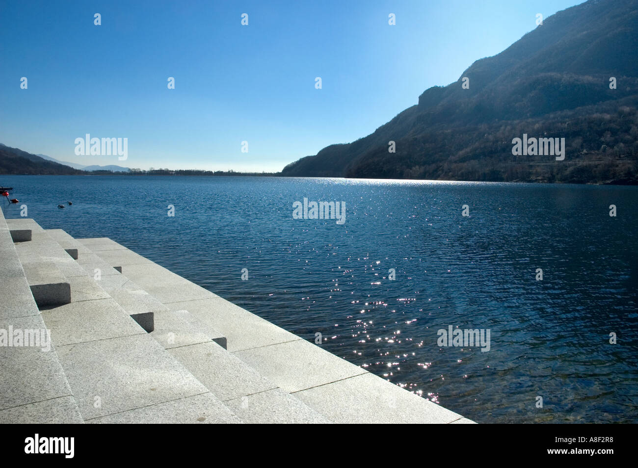 Lago di mergozzo maggiore immagini e fotografie stock ad alta ...