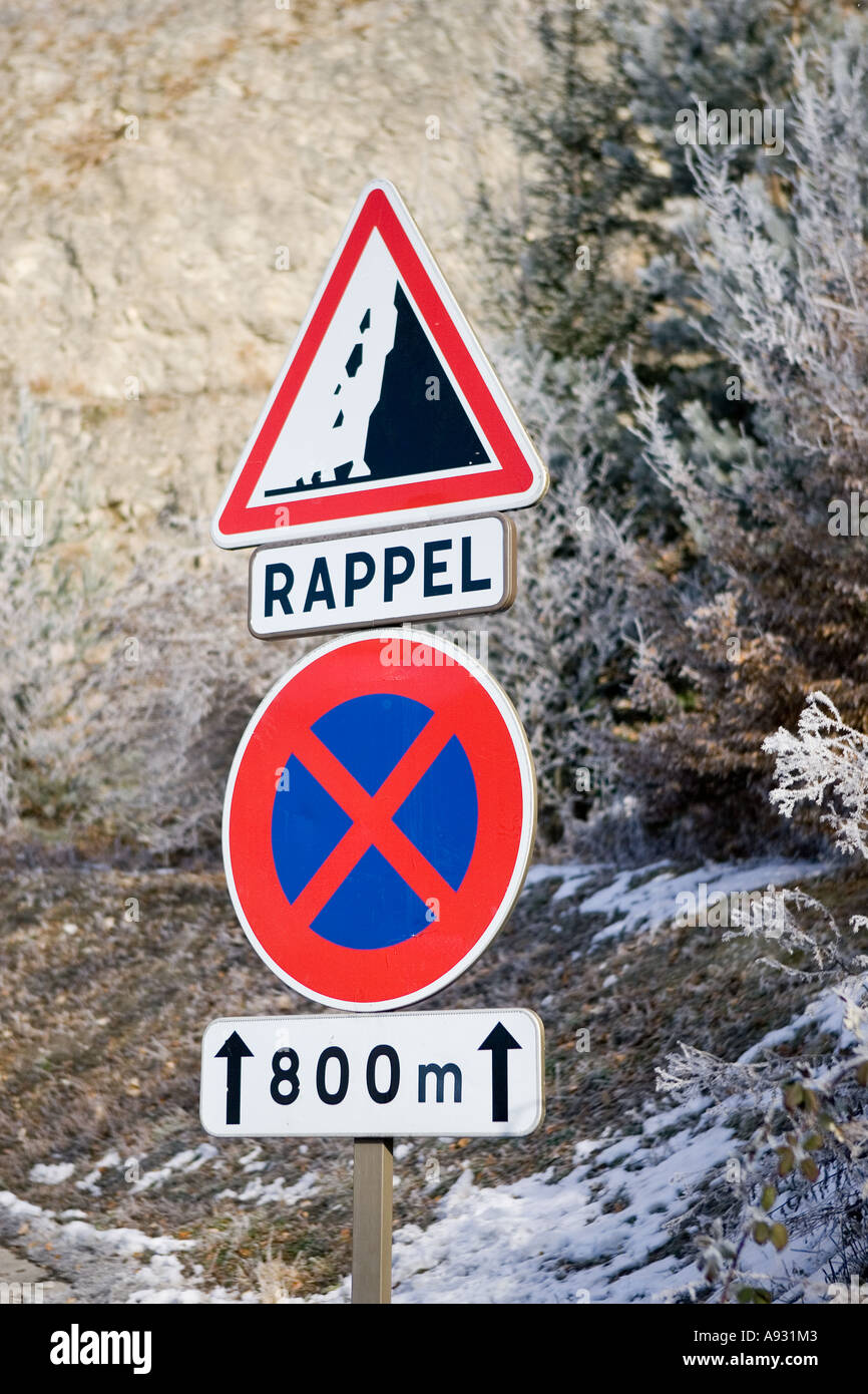 Attenzione alla caduta di sassi cartello stradale immagini e fotografie ...