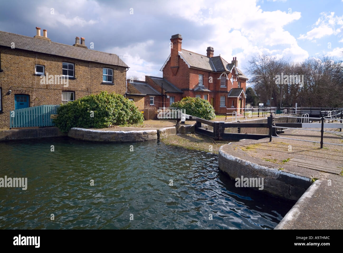Enfield lock immagini e fotografie stock ad alta risoluzione - Alamy