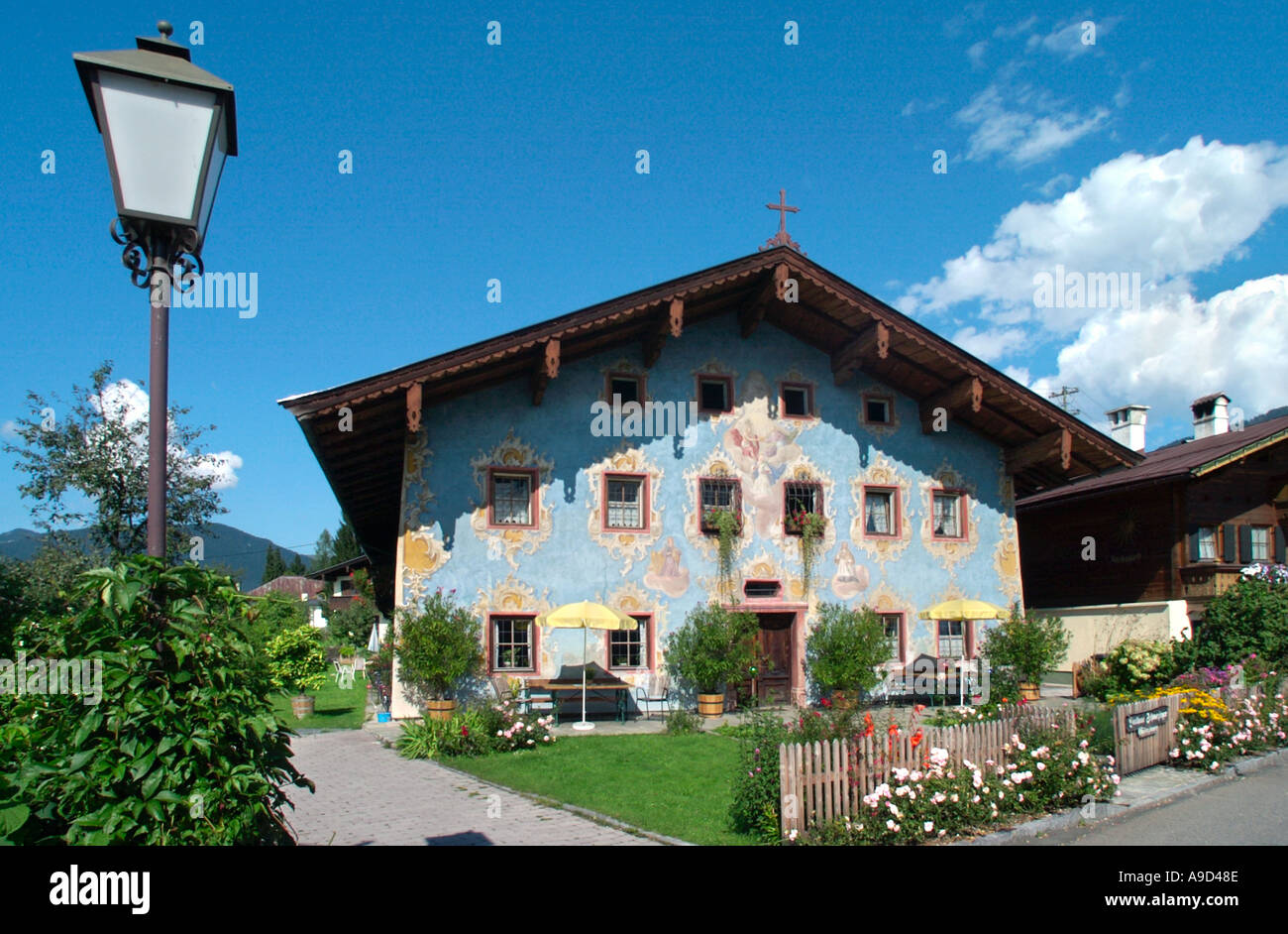 Tradizionale casa tirolese immagini e fotografie stock ad alta ...