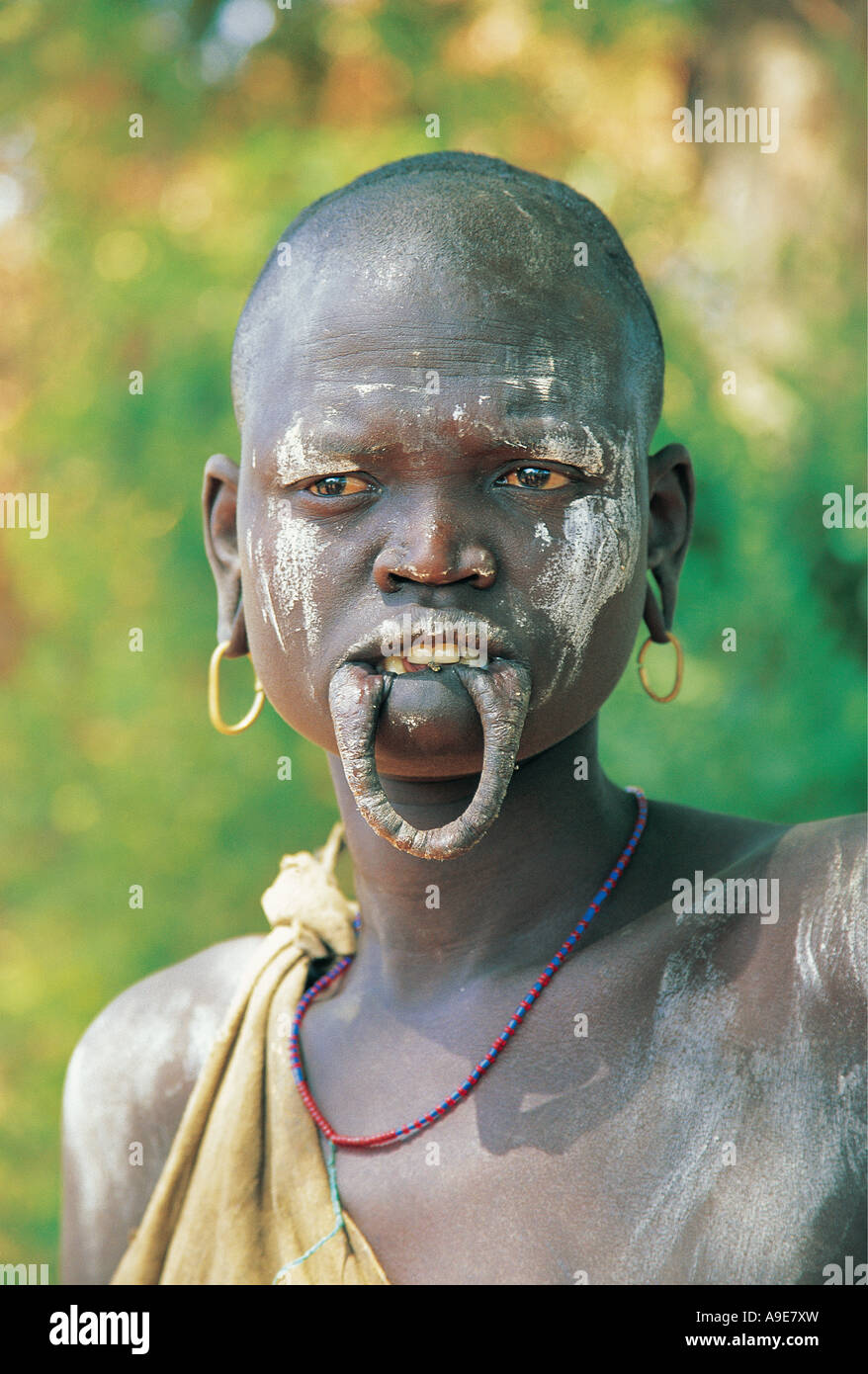 Taglio labbra immagini e fotografie stock ad alta risoluzione - Alamy