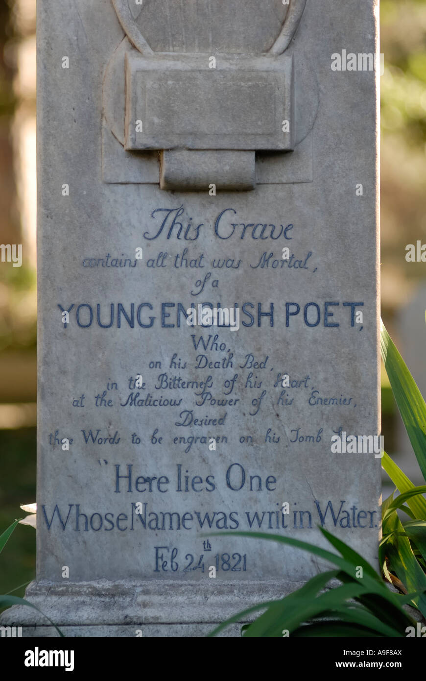 Roma Italia la tomba del poeta inglese John Keats cimitero protestante ...