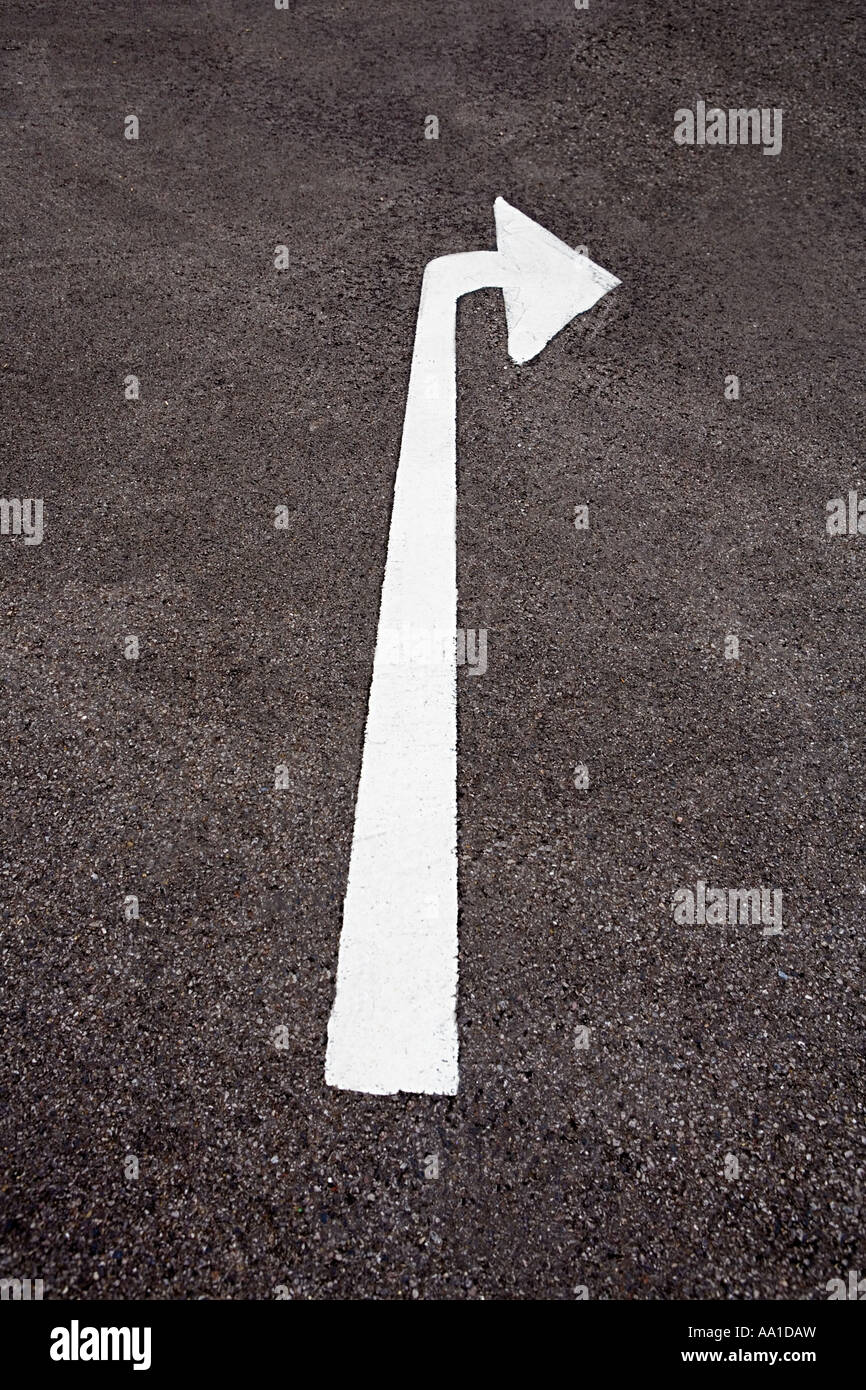 Cartello Stradale Con La Freccia Immagini e Fotos Stock - Alamy