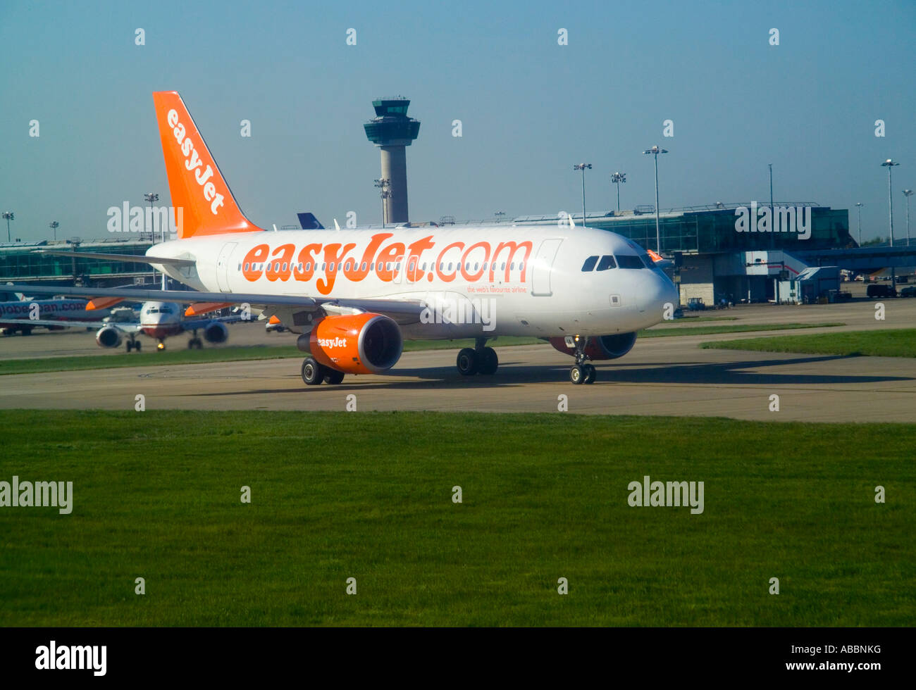 Pista easyjet immagini e fotografie stock ad alta risoluzione - Alamy