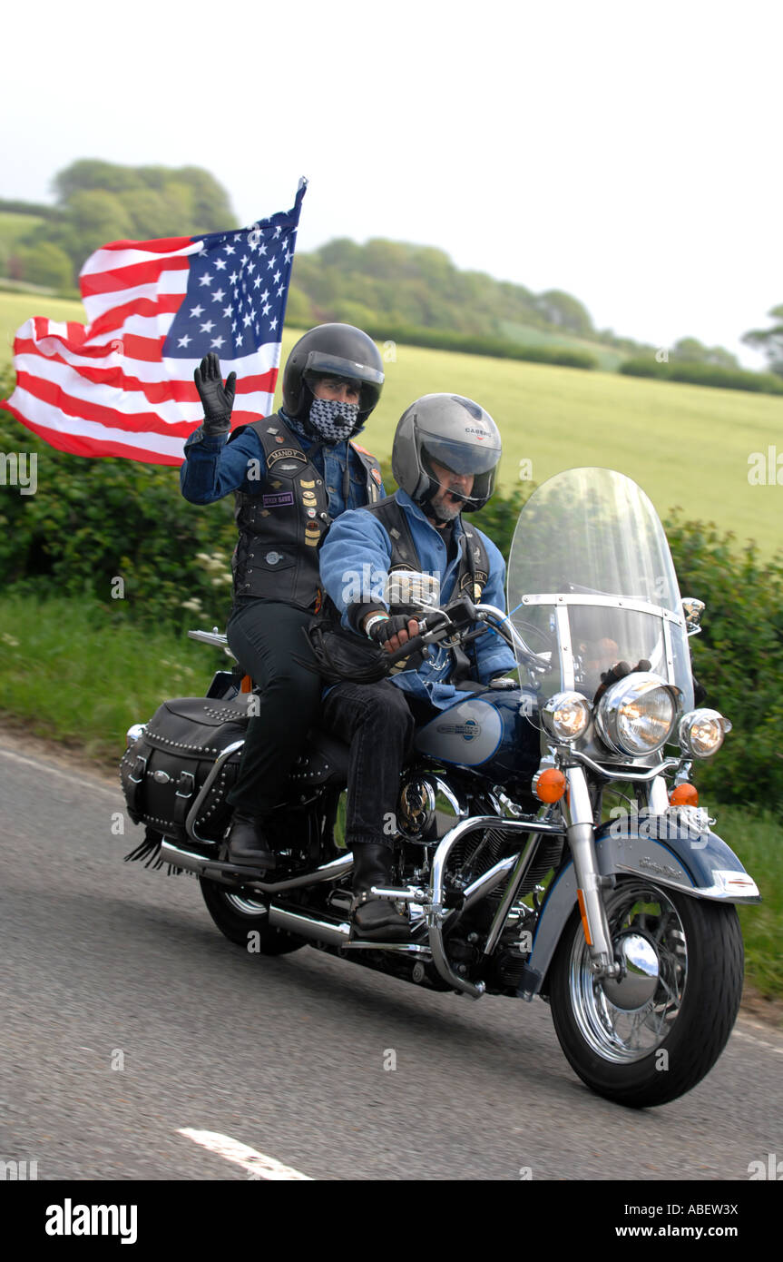 Harley Davidson Moto con bandiera americana Foto stock - Alamy