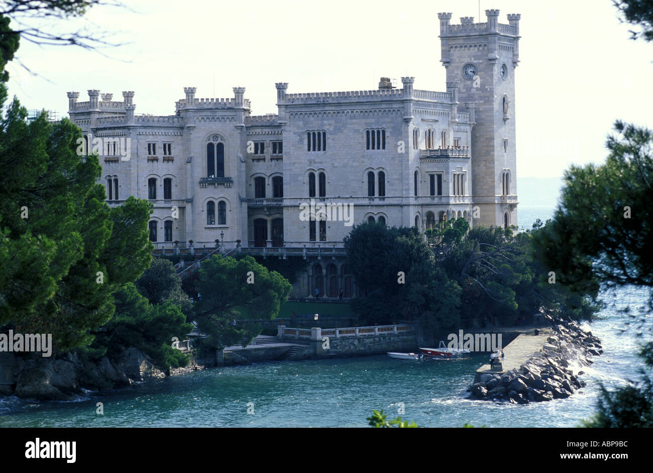 Castello di miramare immagini e fotografie stock ad alta risoluzione ...
