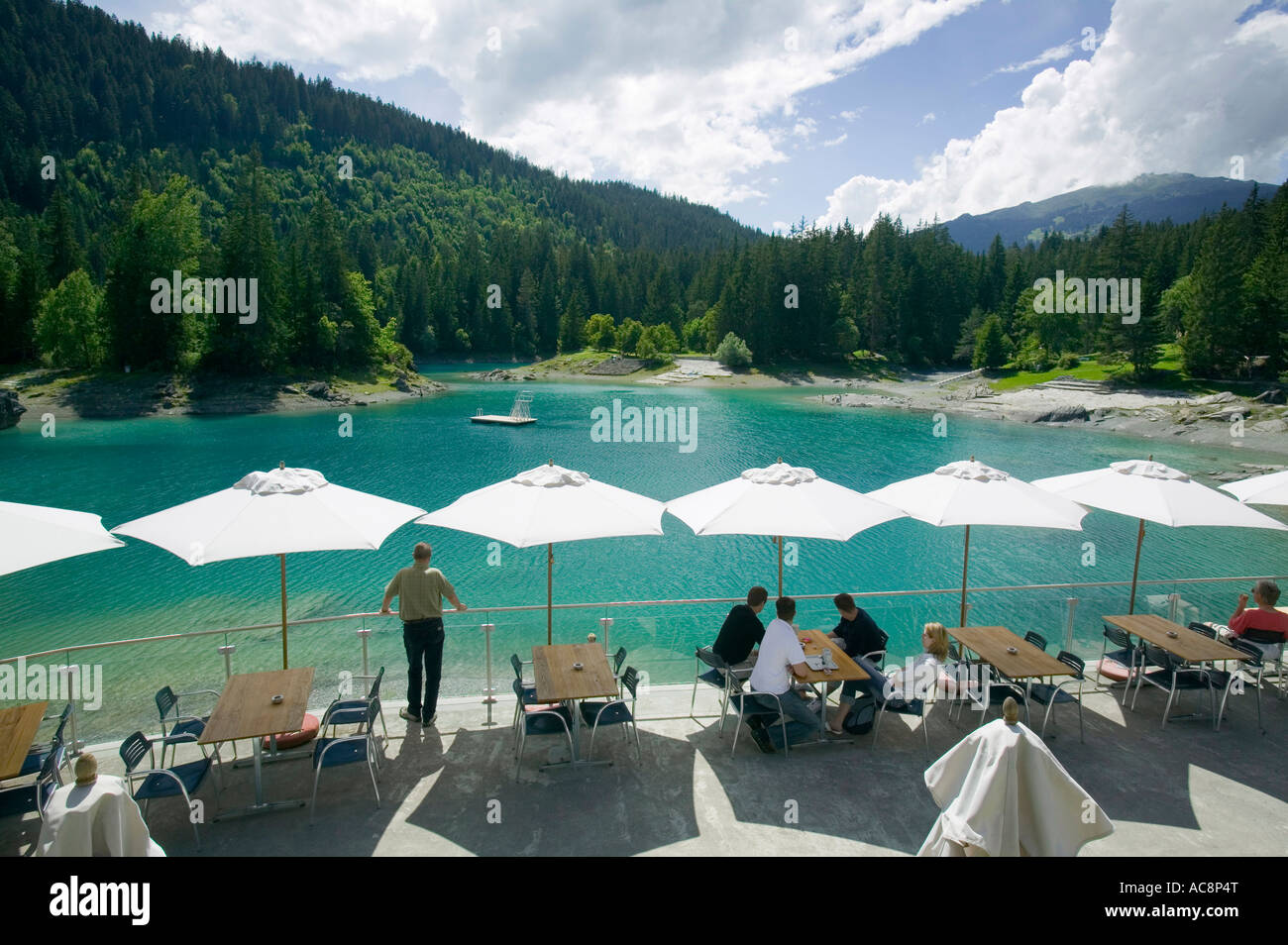 Il lago di Cauma una famosa estate posto balneare vicino a Flims nelle ...
