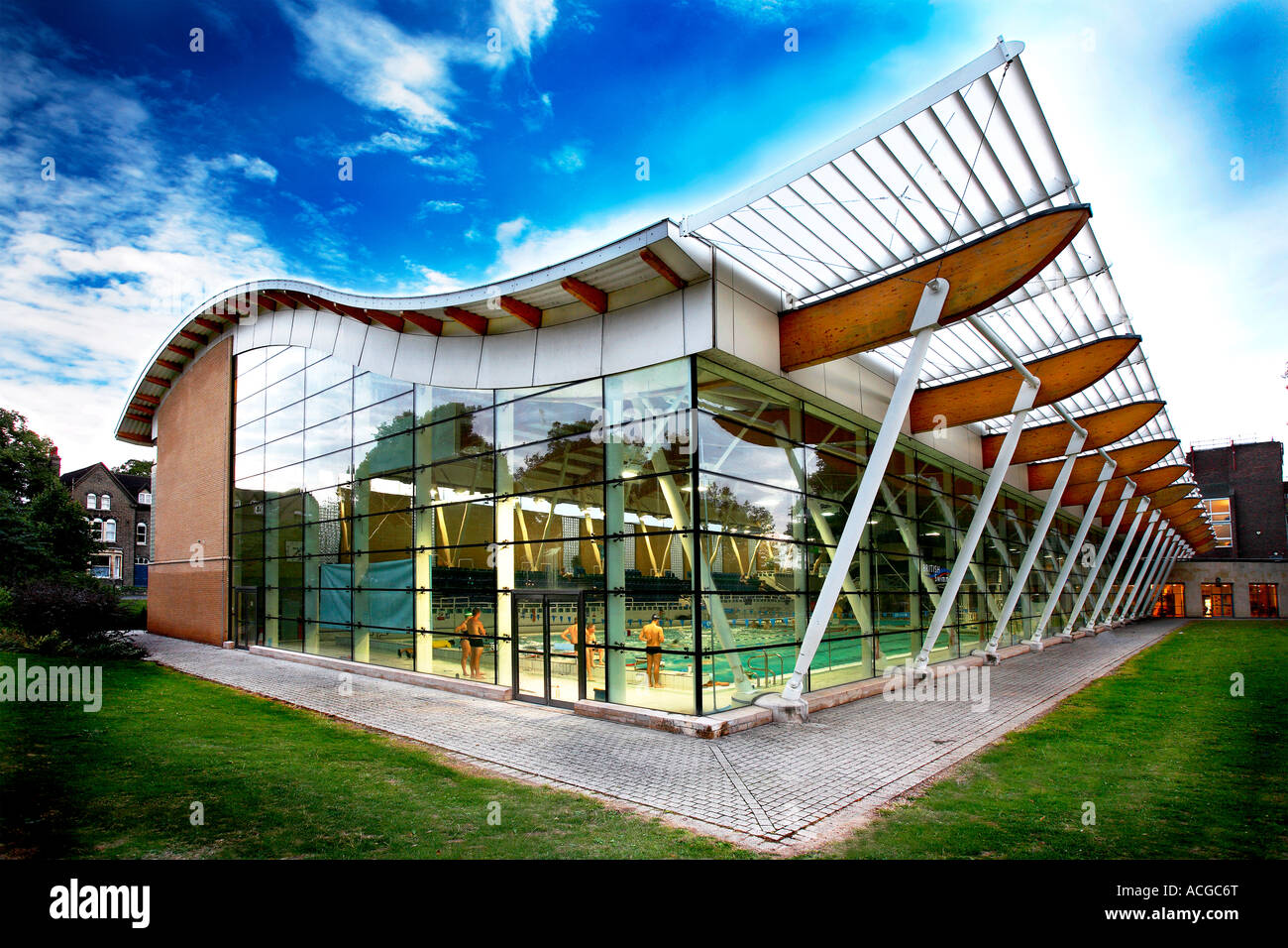 Parkside pool immagini e fotografie stock ad alta risoluzione - Alamy
