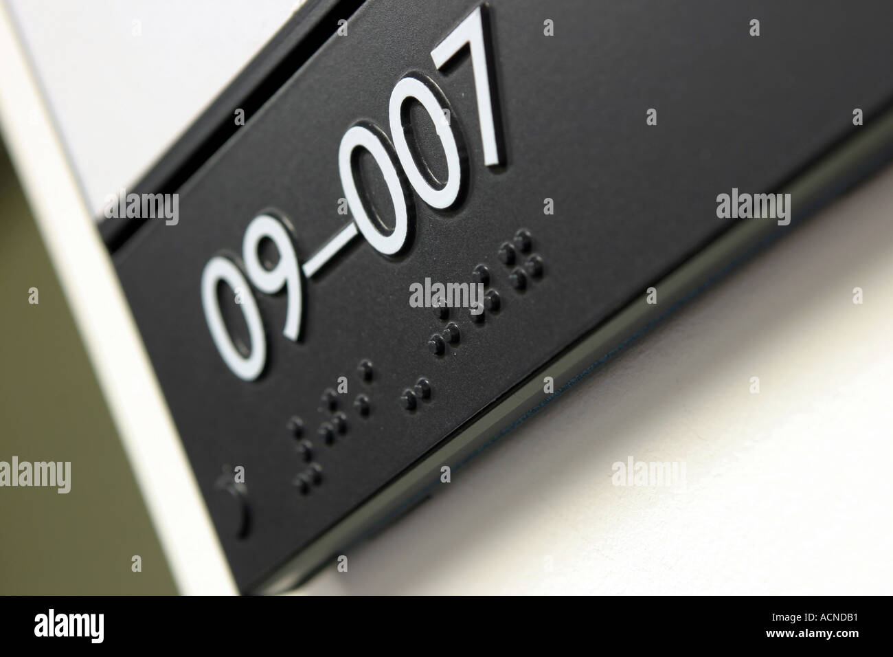 Segno braille immagini e fotografie stock ad alta risoluzione - Alamy