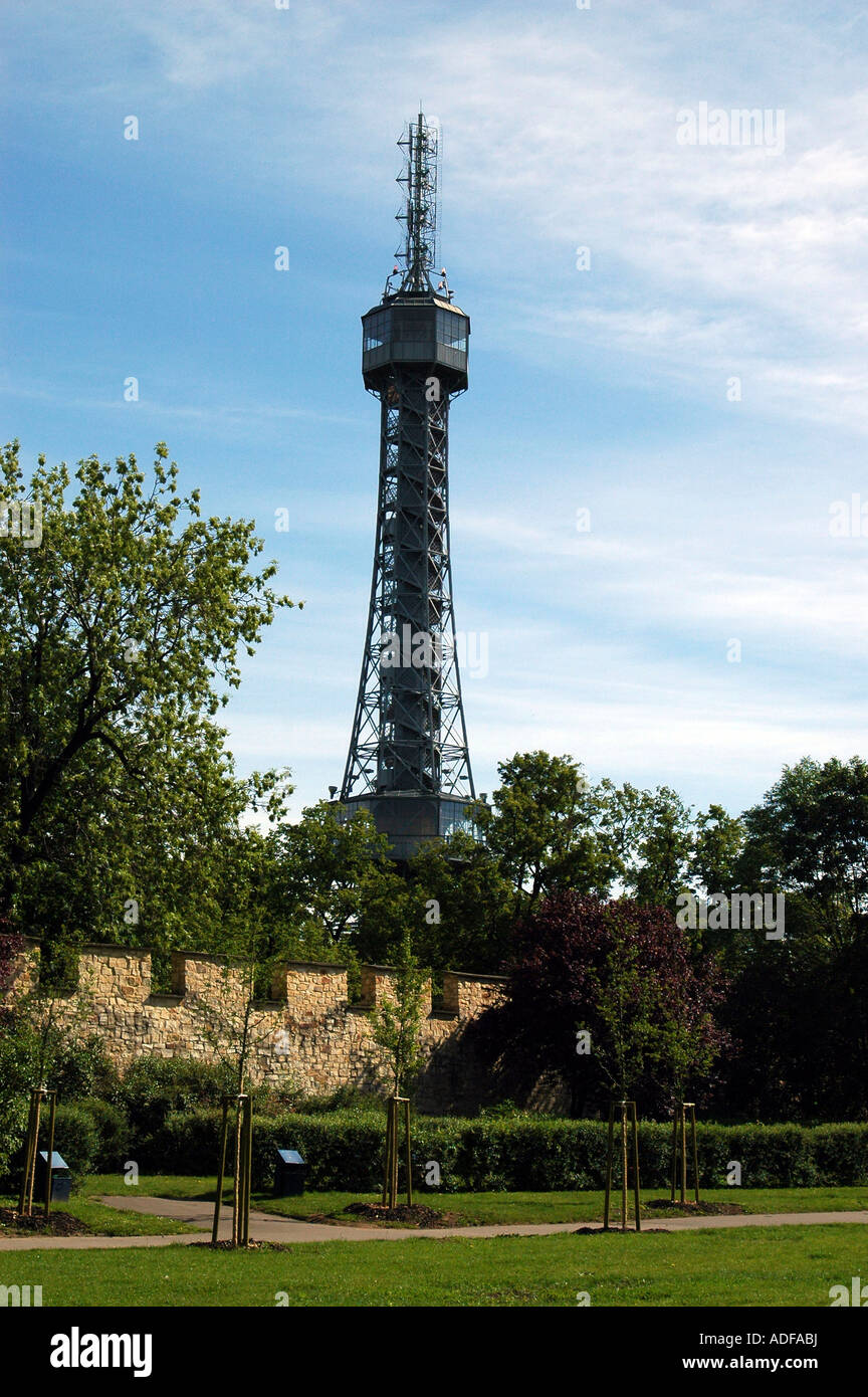 Punto di vista della torre petrin immagini e fotografie stock ad alta ...