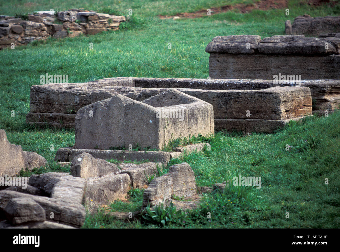 Tomba etrusca italia immagini e fotografie stock ad alta risoluzione ...