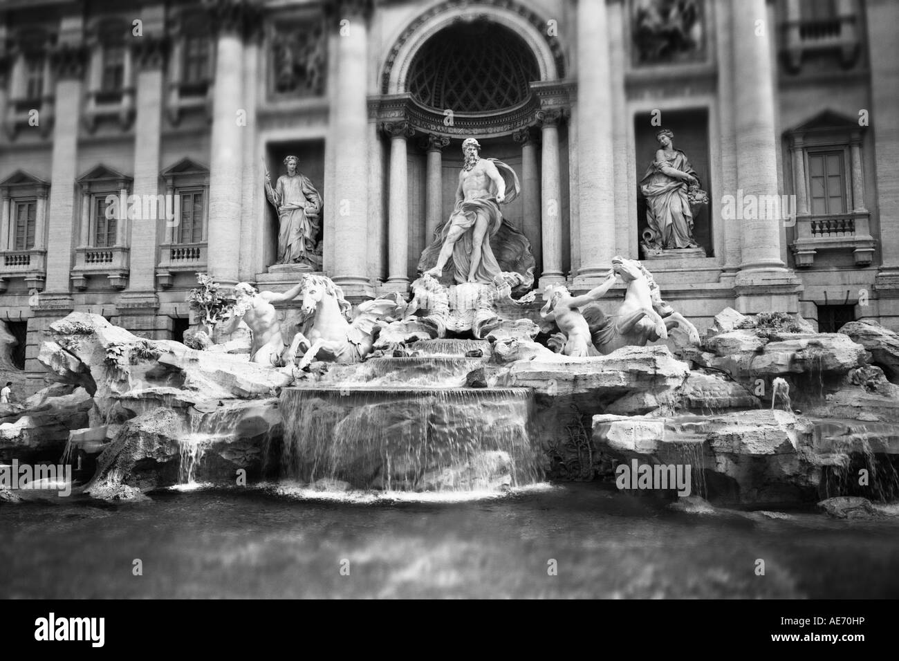 Fontana romana antica Foto e Immagini Stock in Bianco e Nero - Alamy