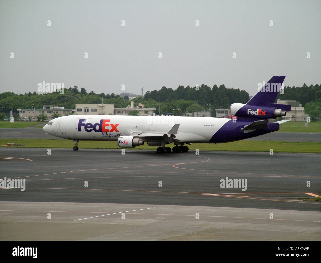 Aereo cargo fedex sul piazzale immagini e fotografie stock ad alta ...