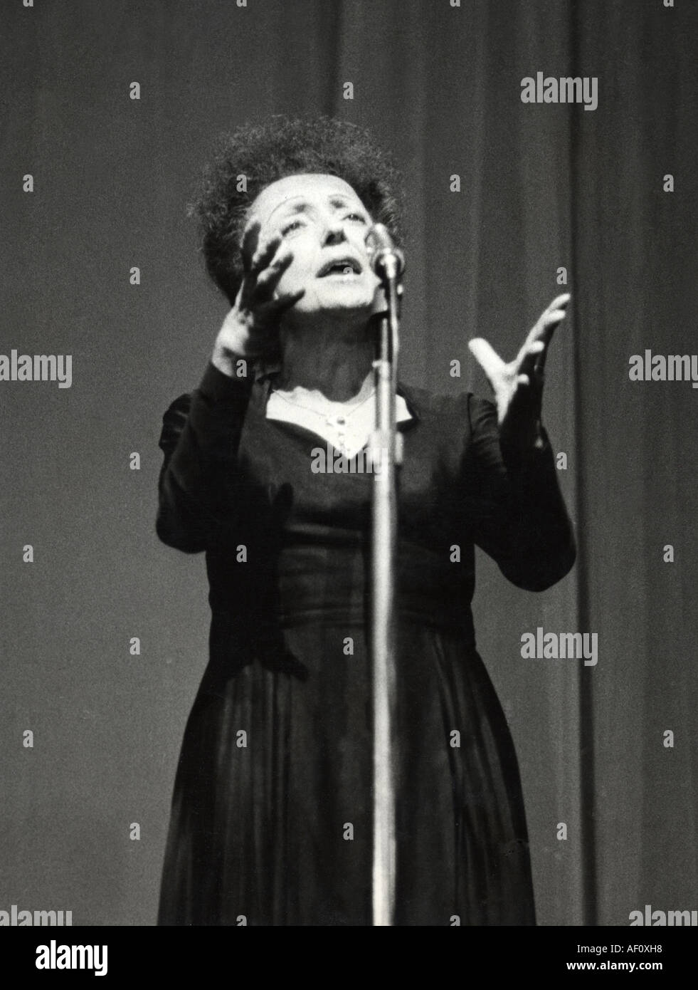 Edith piaf immagini e fotografie stock ad alta risoluzione - Alamy