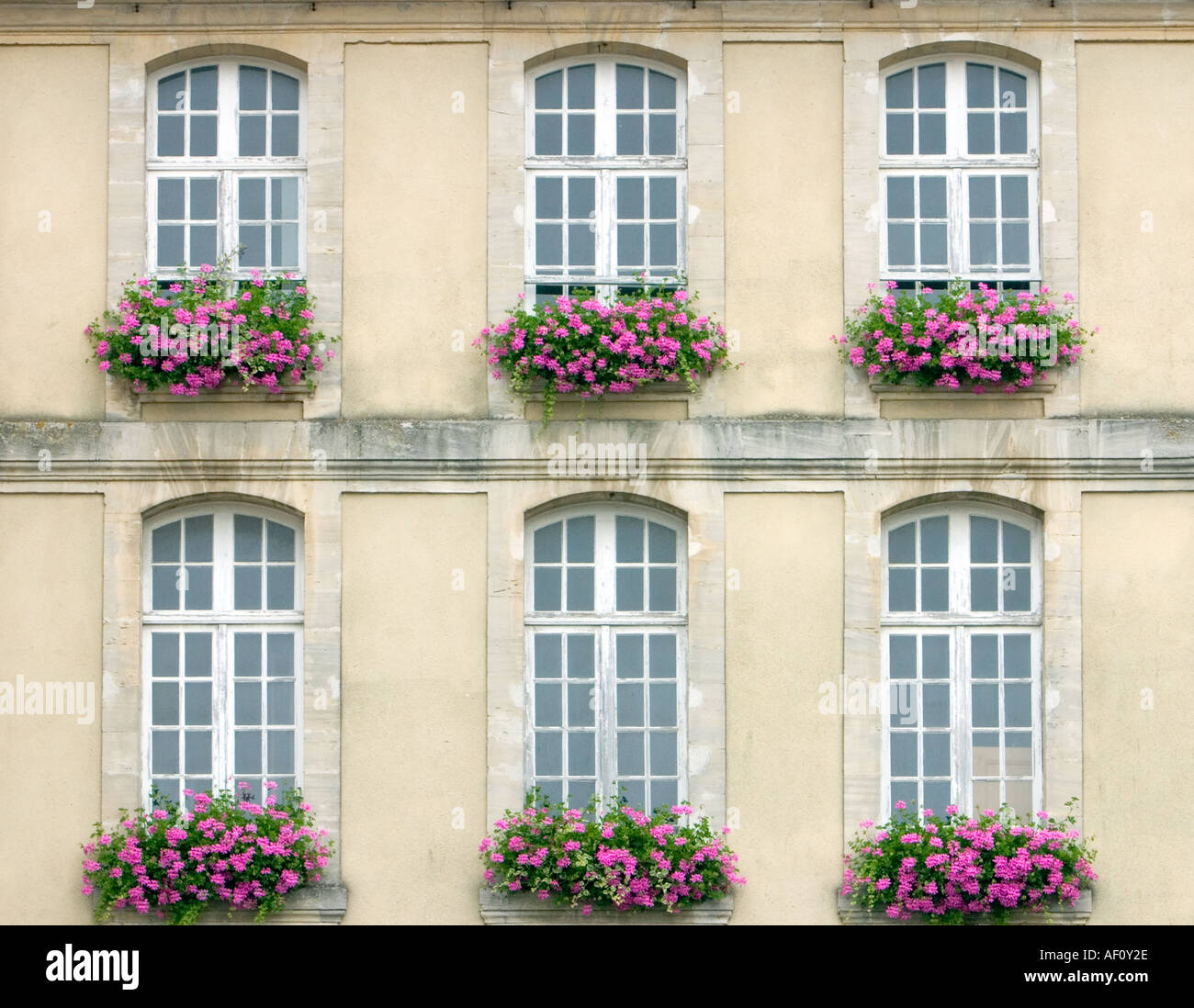 6 finestre immagini e fotografie stock ad alta risoluzione - Alamy