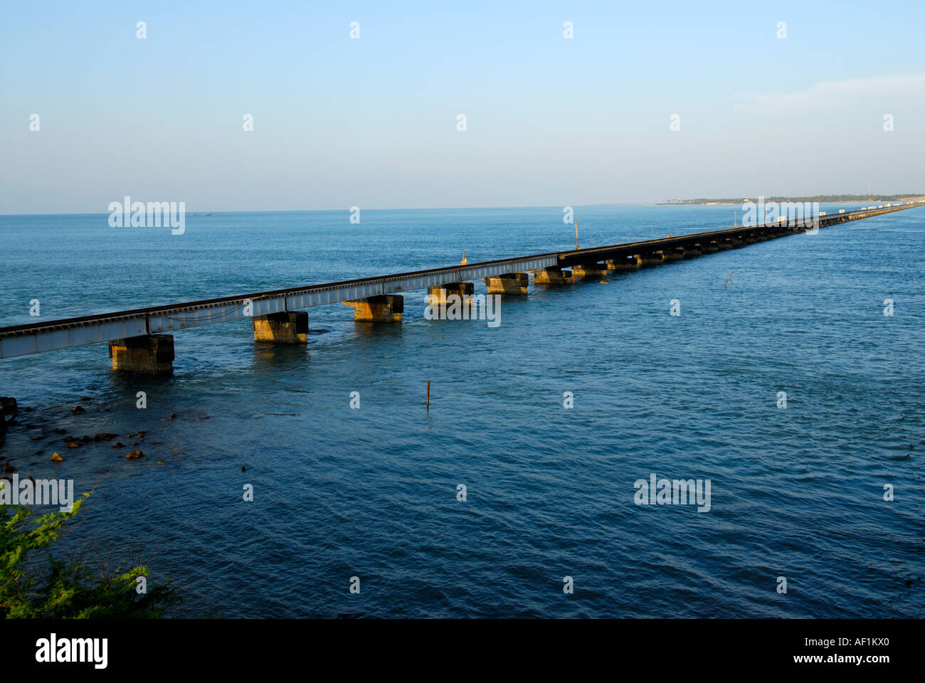 Rameshwaram pamban bridge immagini e fotografie stock ad alta ...