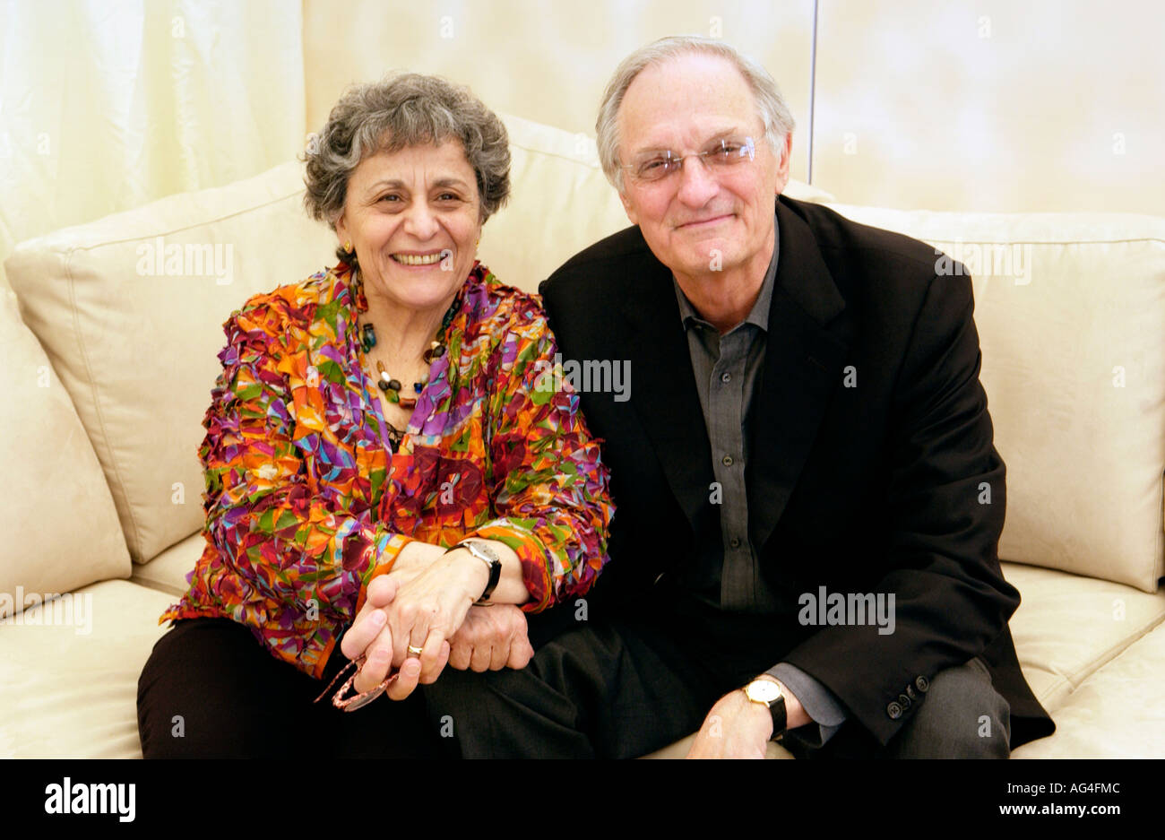 Alan alda and arlene alda immagini e fotografie stock ad alta ...