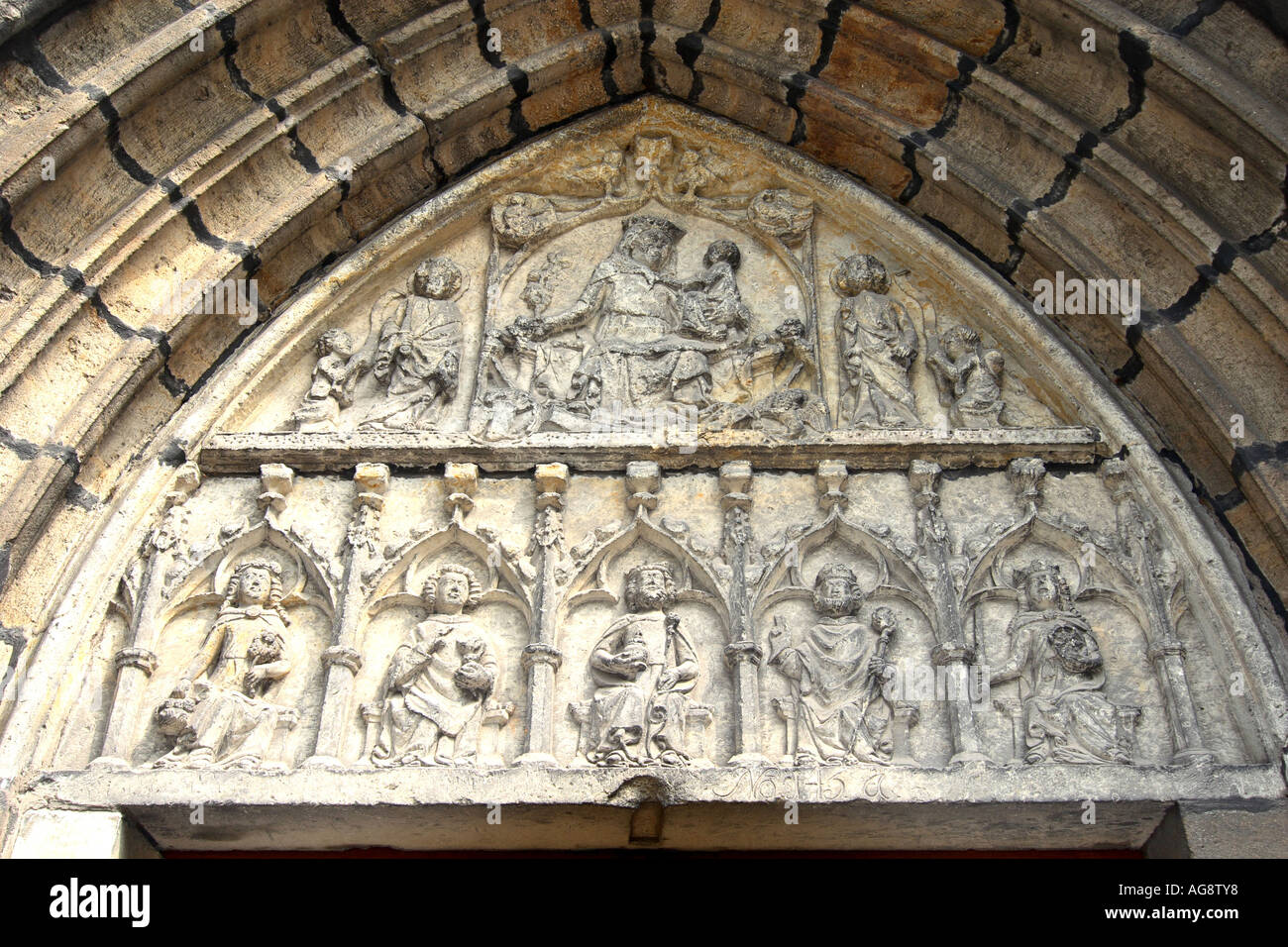 Fregio gotico immagini e fotografie stock ad alta risoluzione - Alamy