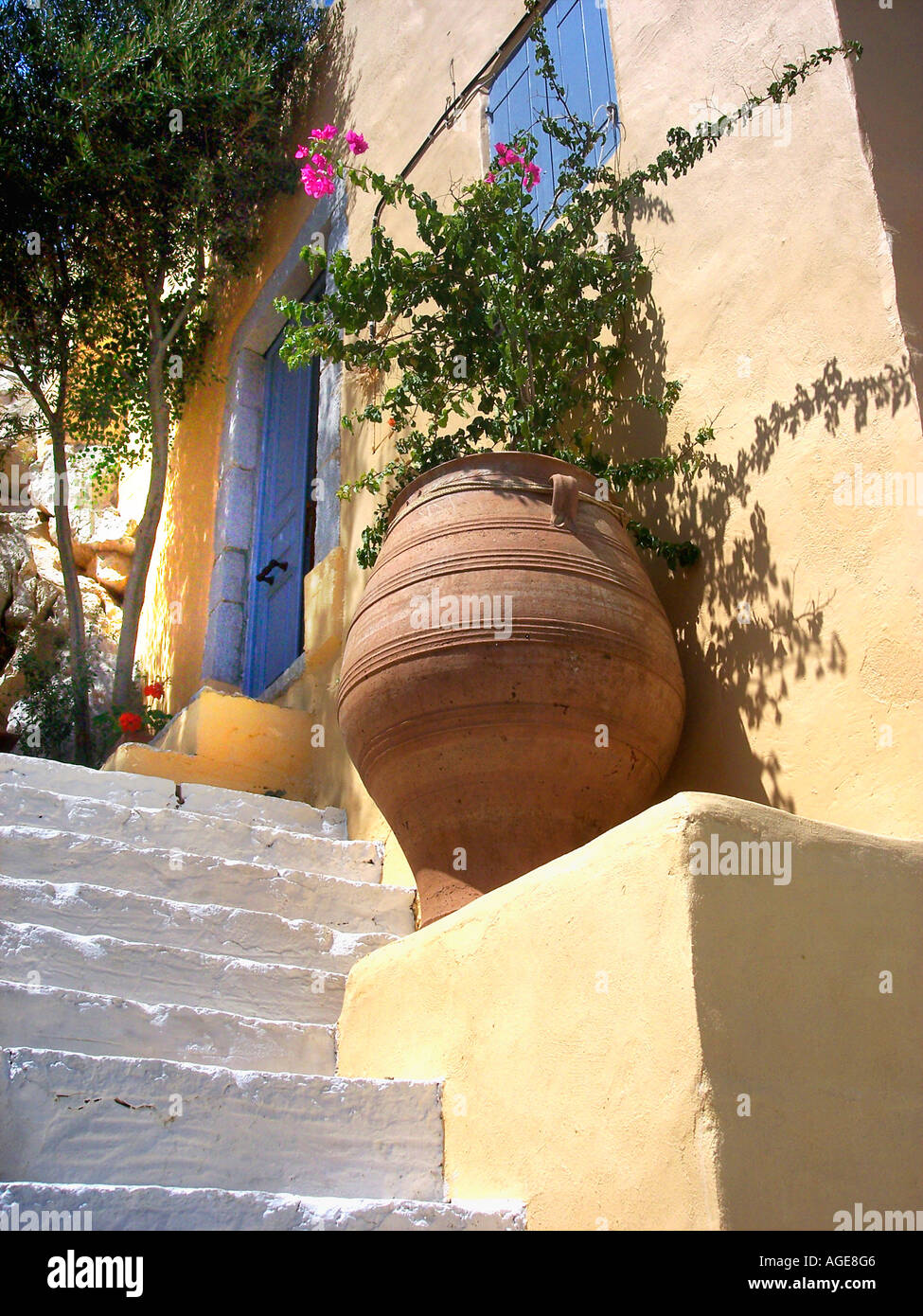 Urna greca immagini e fotografie stock ad alta risoluzione - Alamy