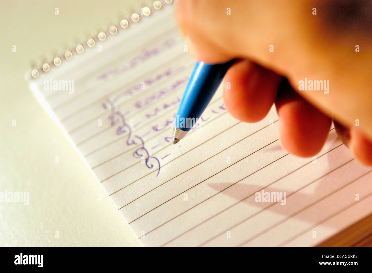 Scrivere una lista immagini e fotografie stock ad alta risoluzione - Alamy