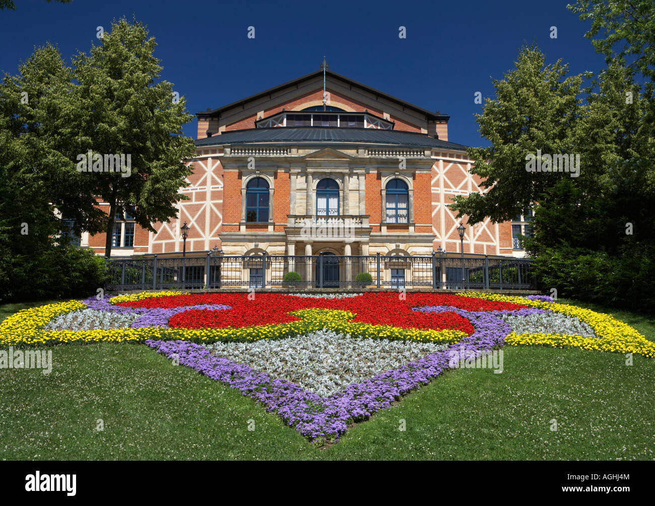 The bayreuth festspielhaus or bayreuth festival theatre immagini e ...