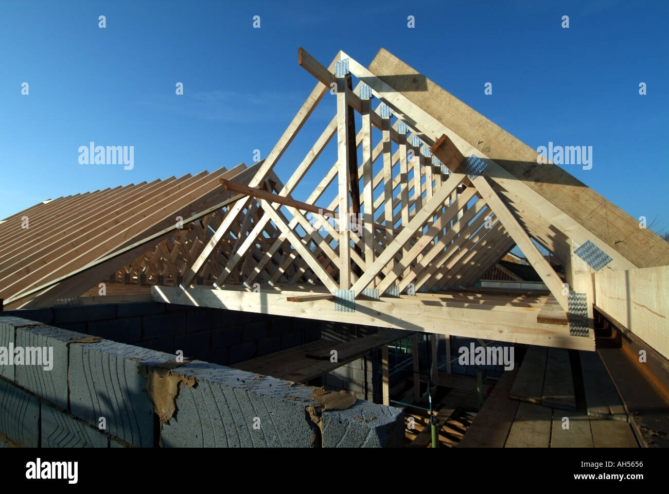 Prefabricated roof trusses immagini e fotografie stock ad alta ...
