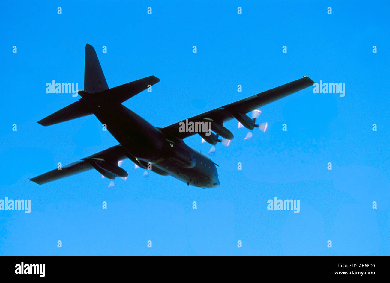 C 130 silhouette immagini e fotografie stock ad alta risoluzione - Alamy