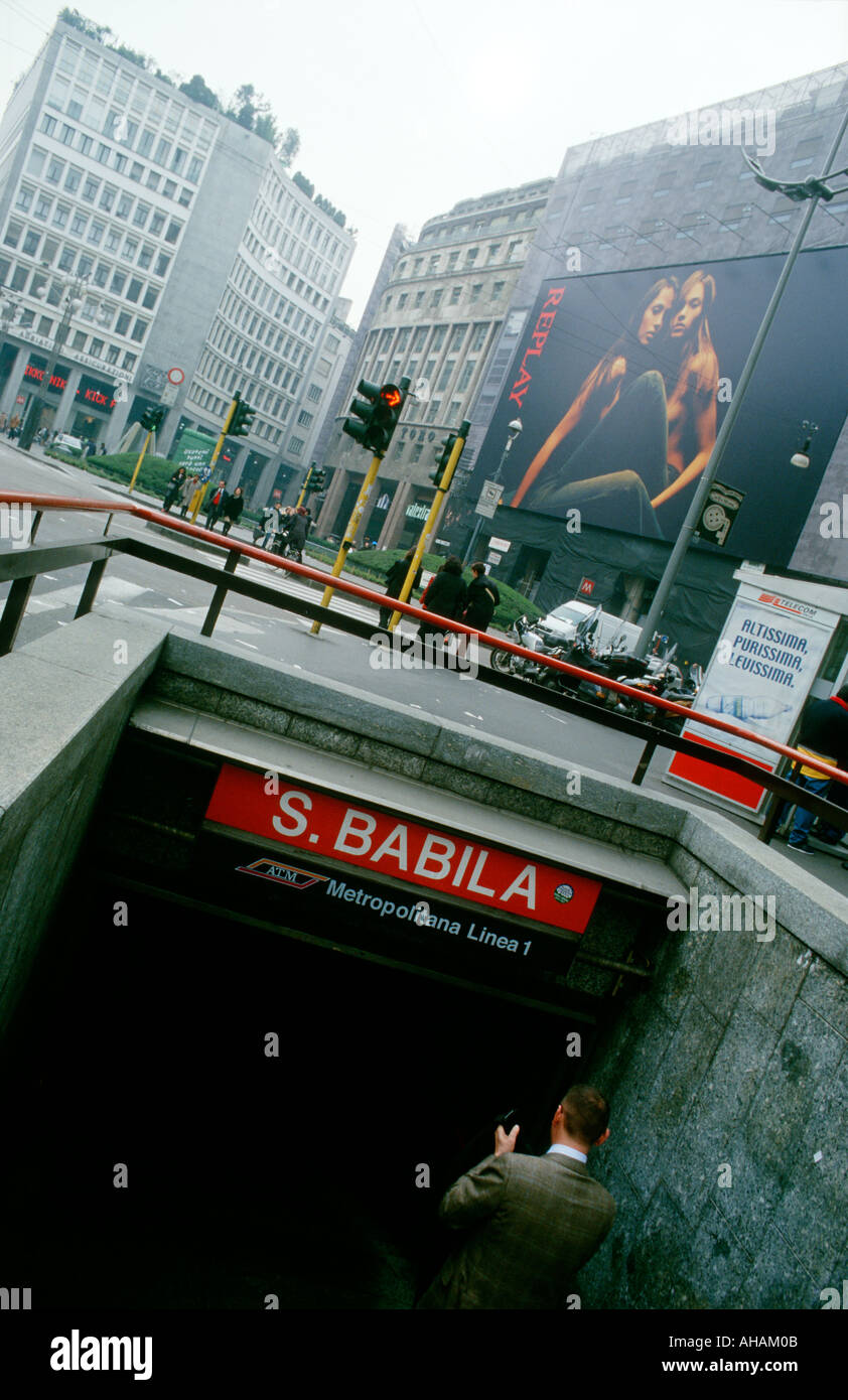 Milan italy piazza san babila immagini e fotografie stock ad alta ...