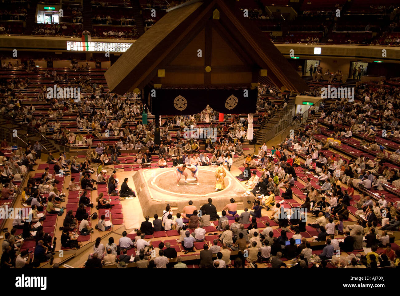 Sumo wrestling giappone immagini e fotografie stock ad alta risoluzione ...