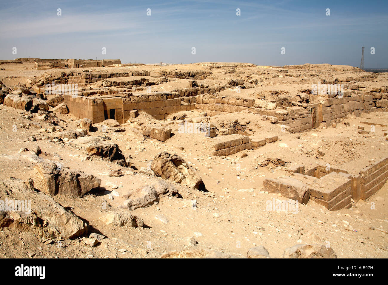 Cimitero presso il complesso delle piramidi di giza immagini e ...