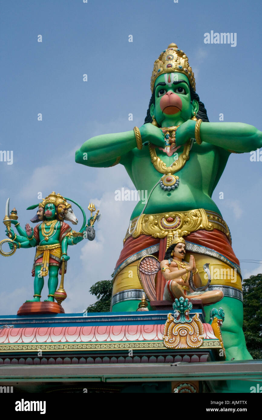 Hindu temple statues batu caves immagini e fotografie stock ad alta ...