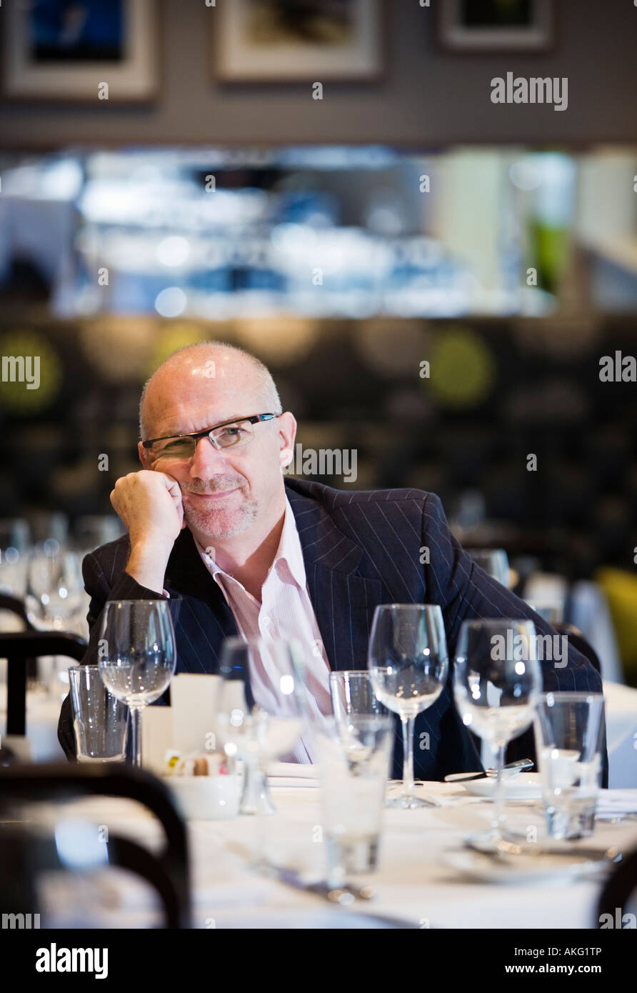 Chef e ristoratore immagini e fotografie stock ad alta risoluzione - Alamy