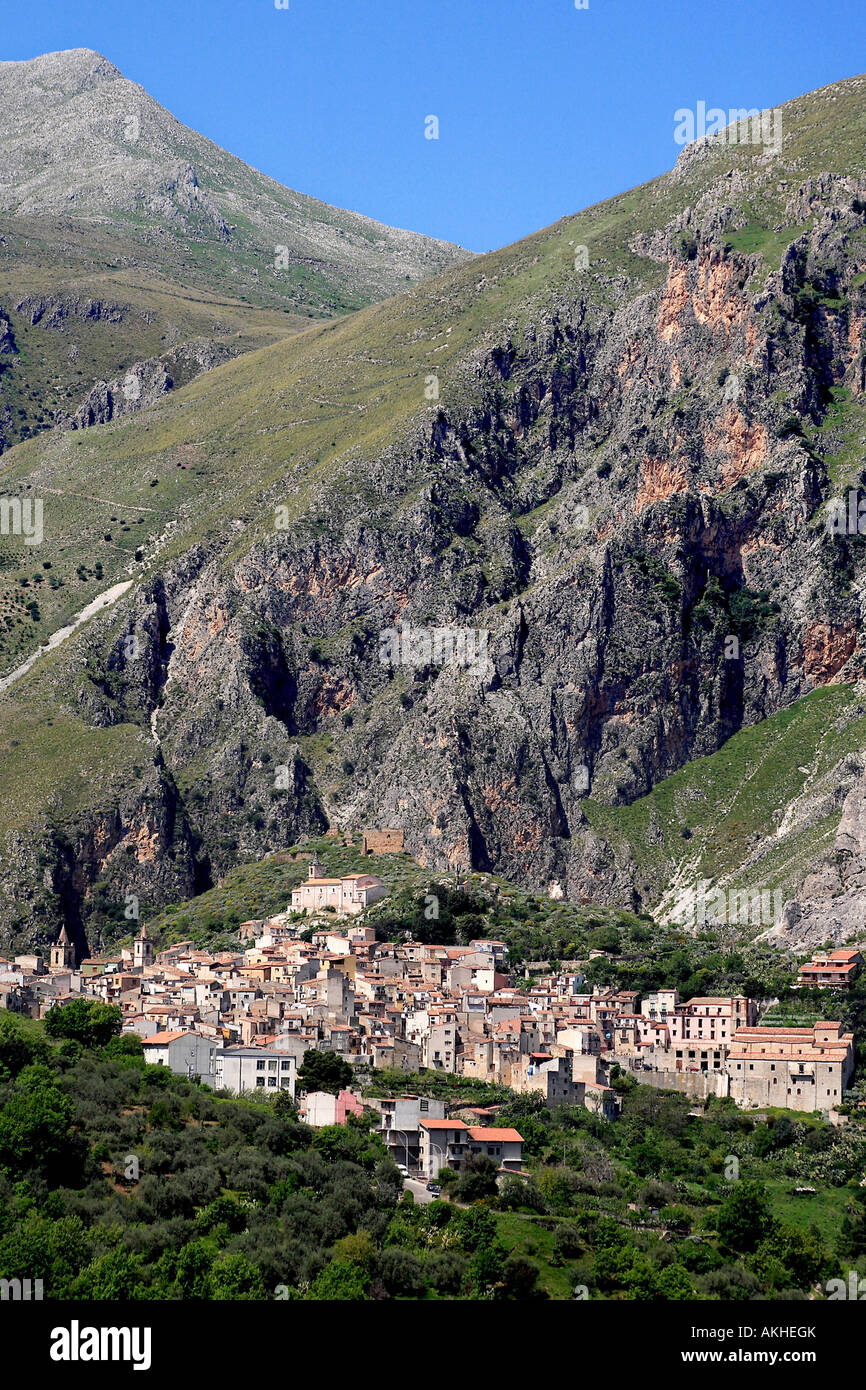 Isnello sicily immagini e fotografie stock ad alta risoluzione - Alamy