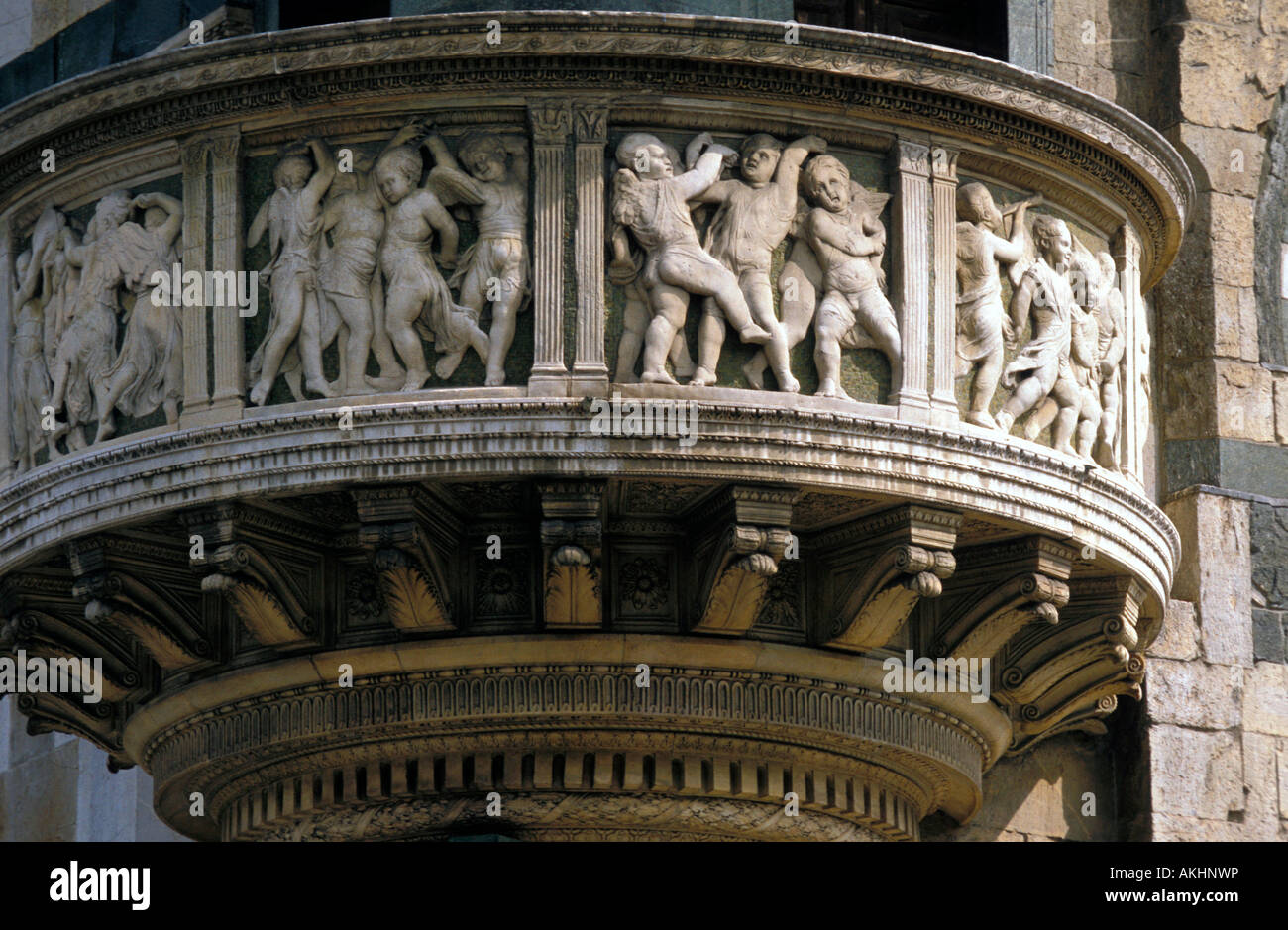 Pergamo del Sacro Cingolo pulpito, Duomo di Prato, Toscana, Italia Foto ...