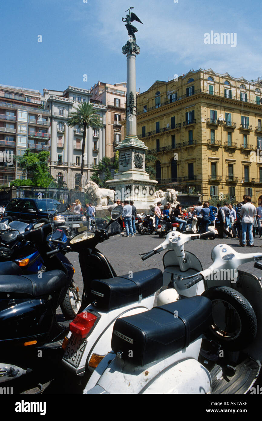 Napoli piazza dei martiri immagini e fotografie stock ad alta ...