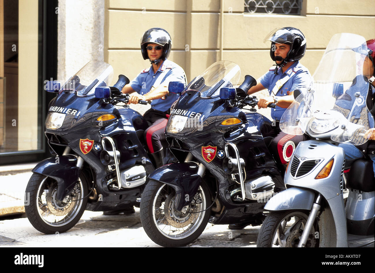 Carabinieri in moto immagini e fotografie stock ad alta risoluzione - Alamy