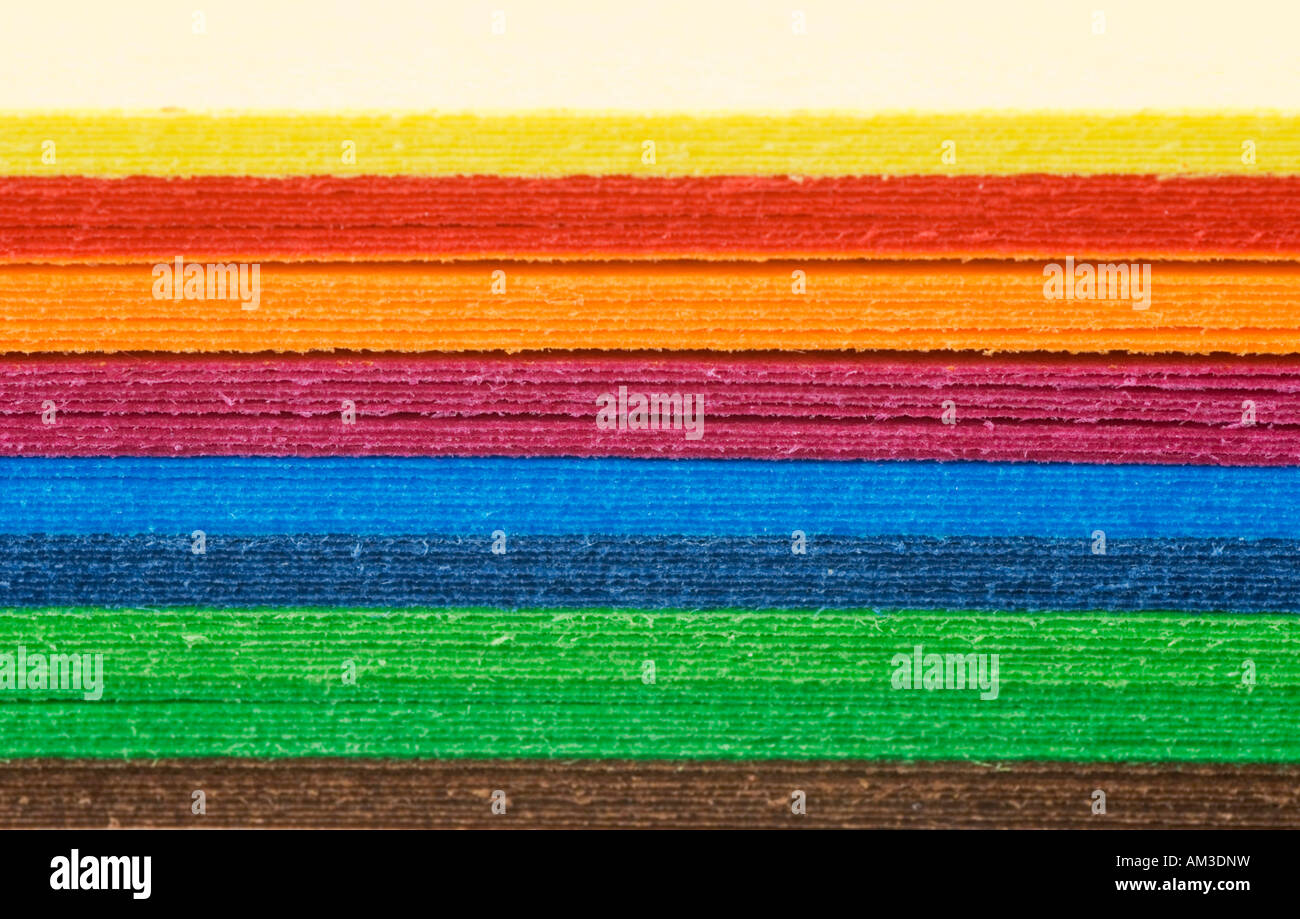 Carta colorata immagini e fotografie stock ad alta risoluzione - Alamy