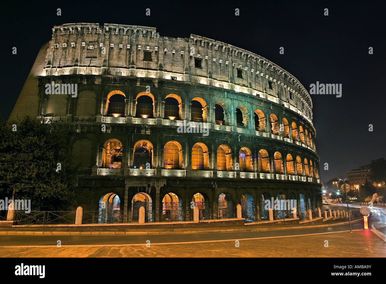 Colpo di notte del colosseo immagini e fotografie stock ad alta ...