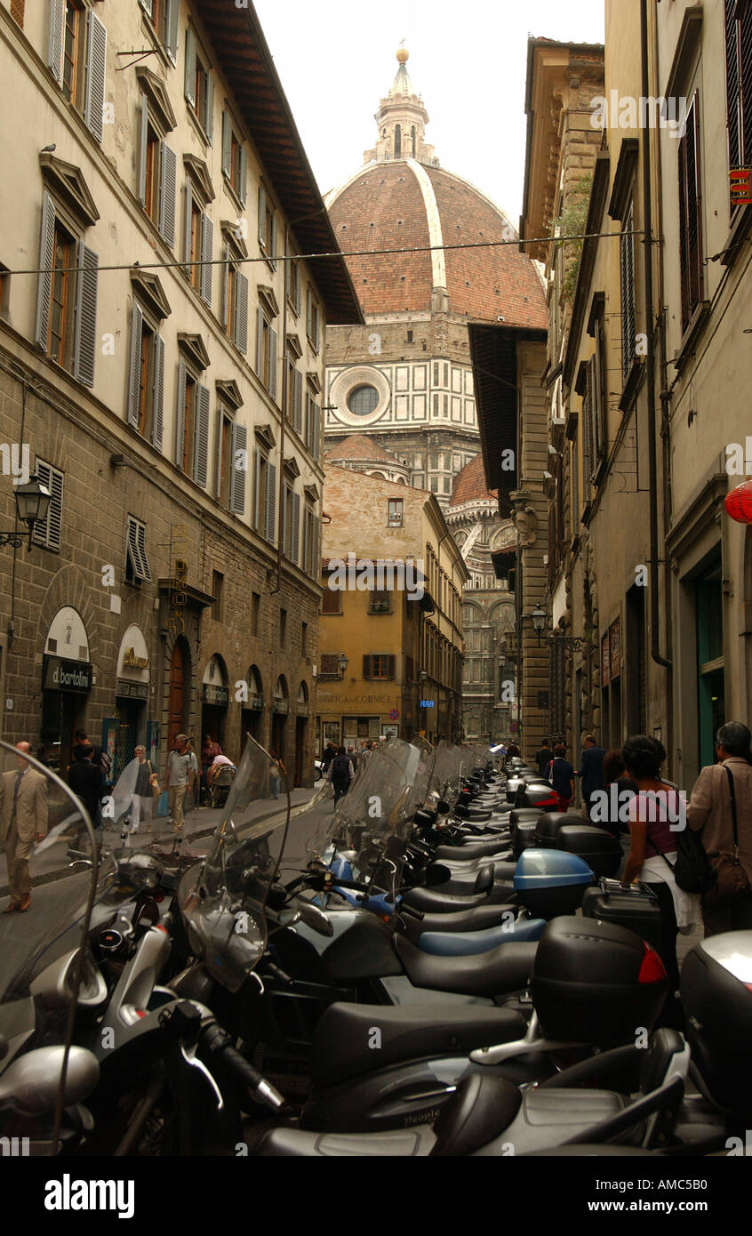 Strade e vicoli di firenze immagini e fotografie stock ad alta ...