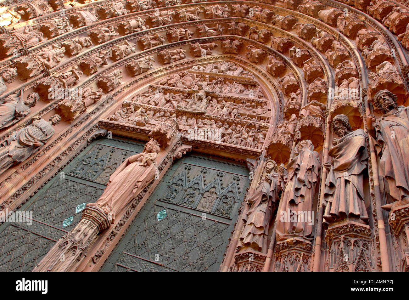 Strasburgo Francia con la Cattedrale. In stile gotico e anteriore con ...