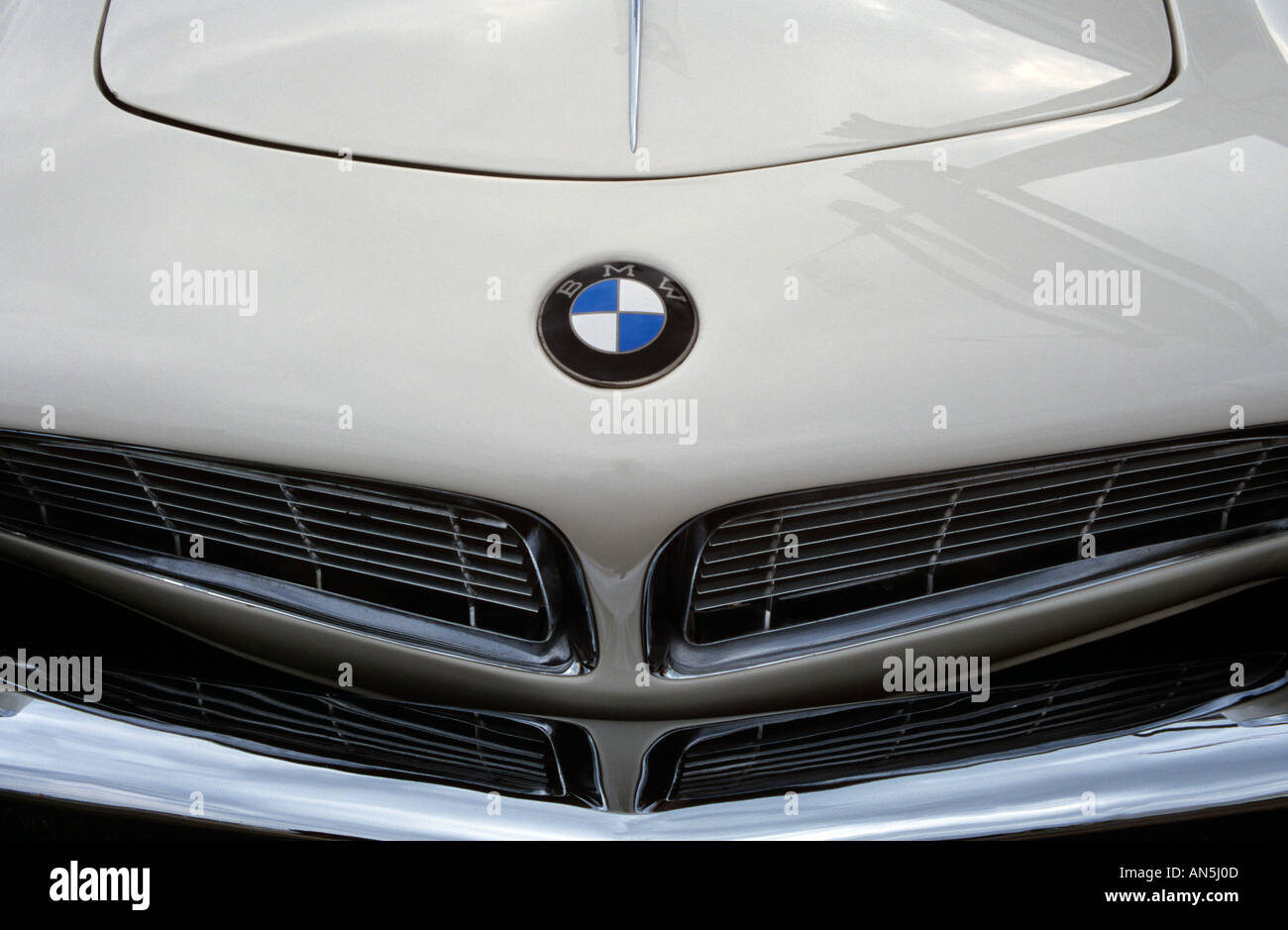 Bmw simboli immagini e fotografie stock ad alta risoluzione - Alamy
