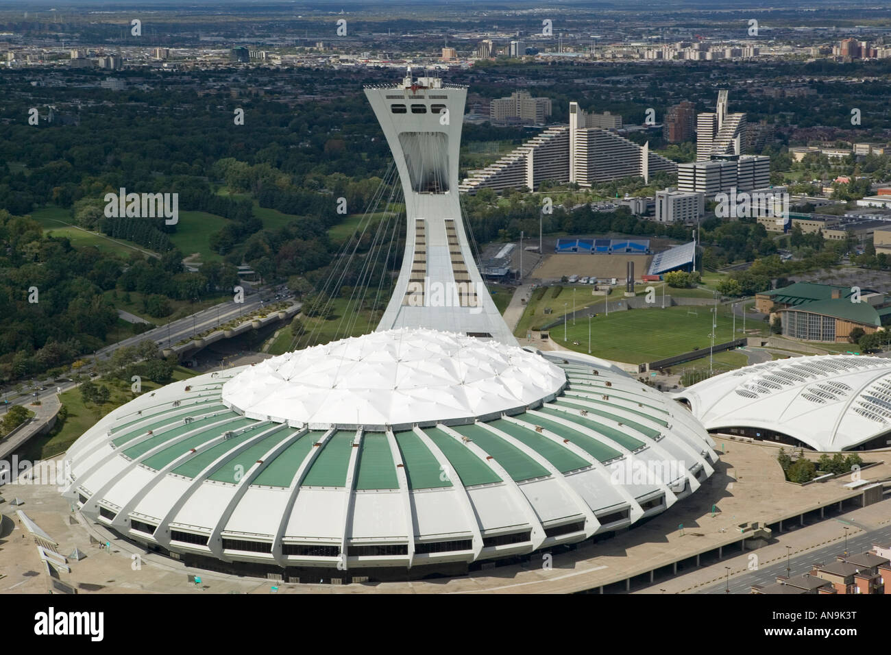 Vista aerea al di sopra dello Stadio Olimpico di Montreal Canada Quebec ...