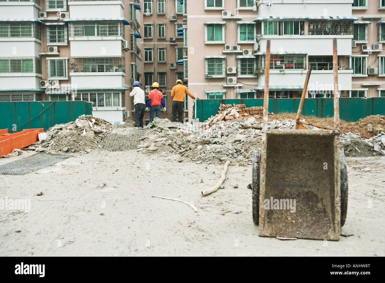 Cappello duro esterno in costruzione immagini e fotografie stock ad ...