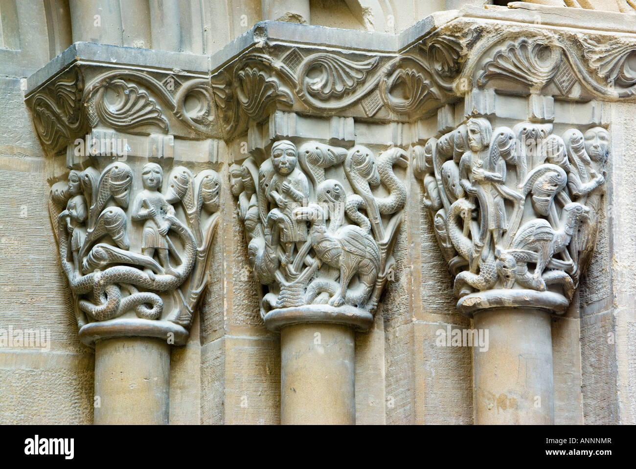 Capitelli romanici, Iglesia de San Pedro El Viejo, Huesca, Spagna Foto ...