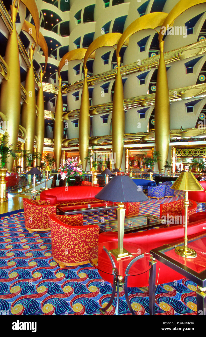 Lobby di burj al arab immagini e fotografie stock ad alta risoluzione ...