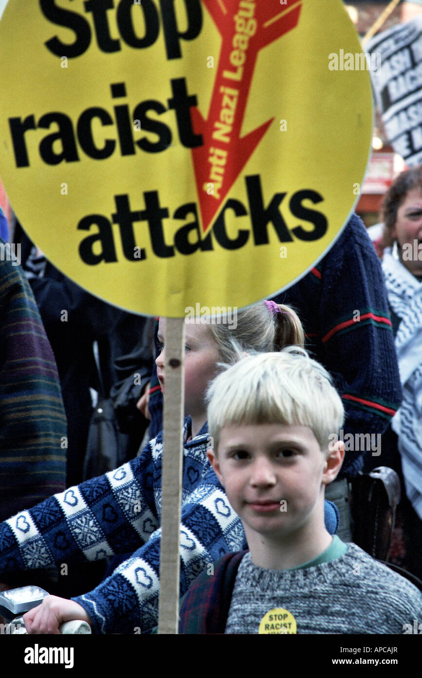 Fermare il segno degli attacchi razzisti immagini e fotografie stock ad ...